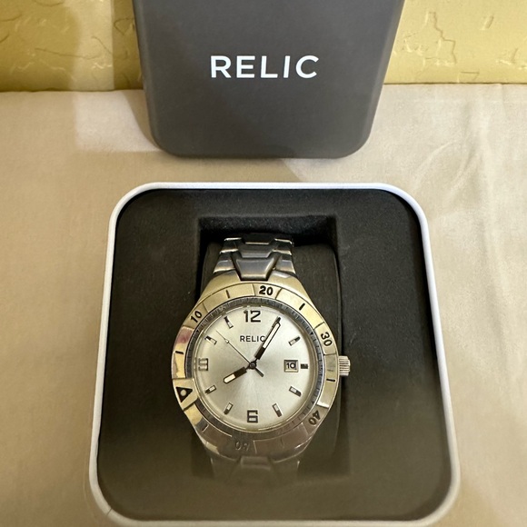 Relic | Accessories | Mens Relic Watch Silver Metal Band Silver Face ...